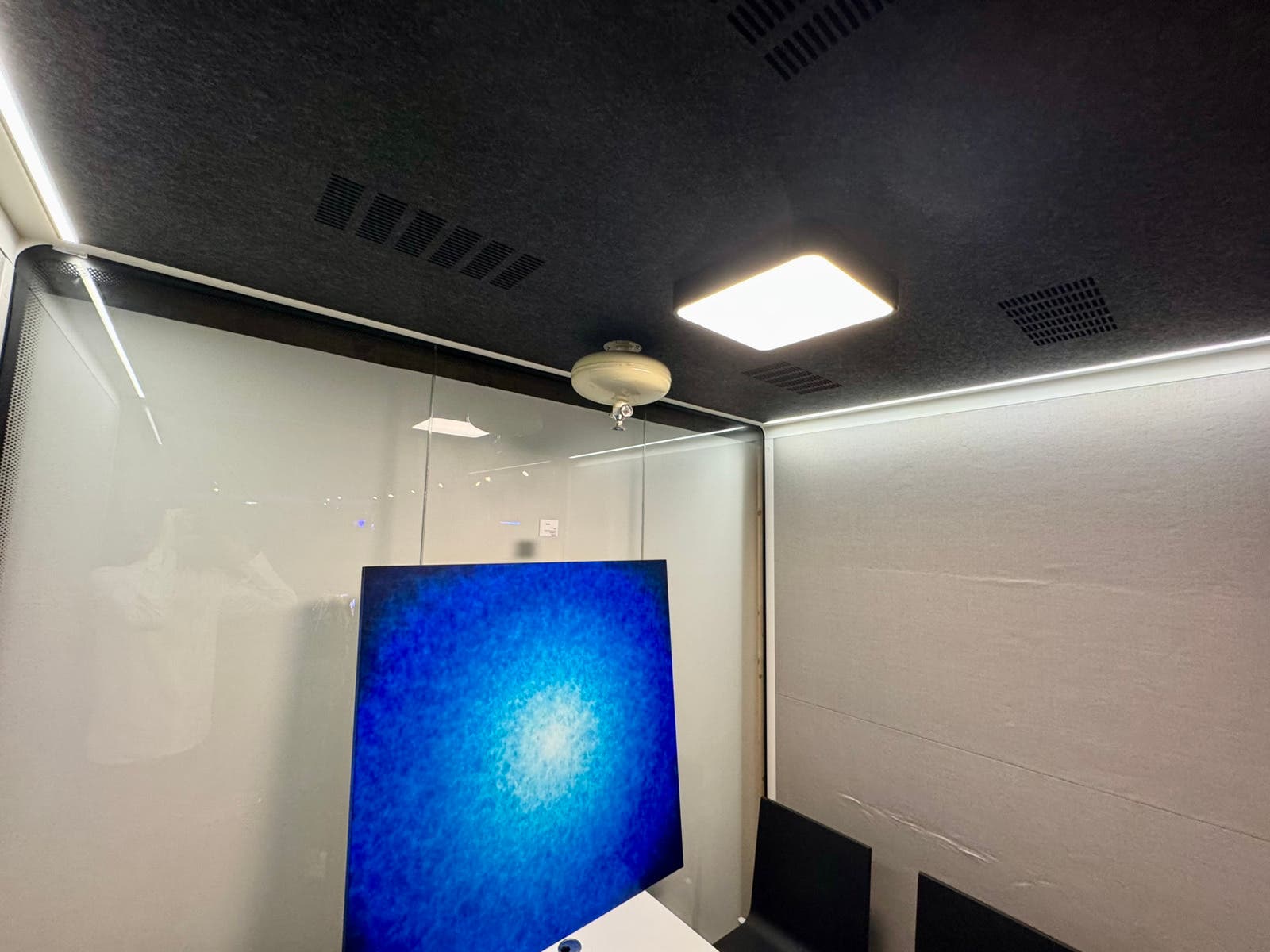 四谷三丁目「Mo4ca(モシカ）」防音室最大4名まで（会議・録音・撮影・テレワーク）の写真11