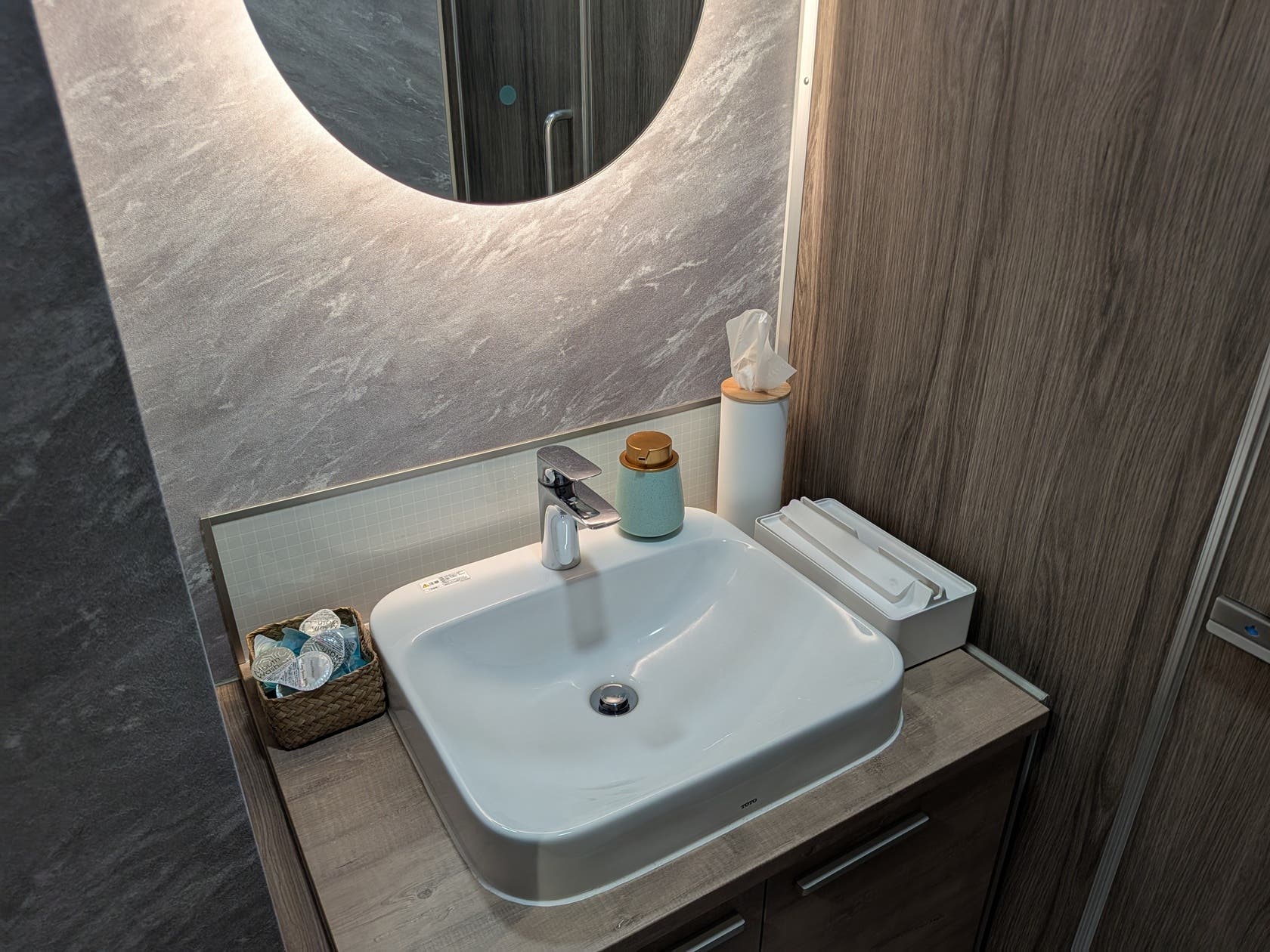 広々86㎡！おしゃれな雰囲気で叶える、ちょっと贅沢な上質ラウンジ。会議もパーティーもできる大人の空間の写真25