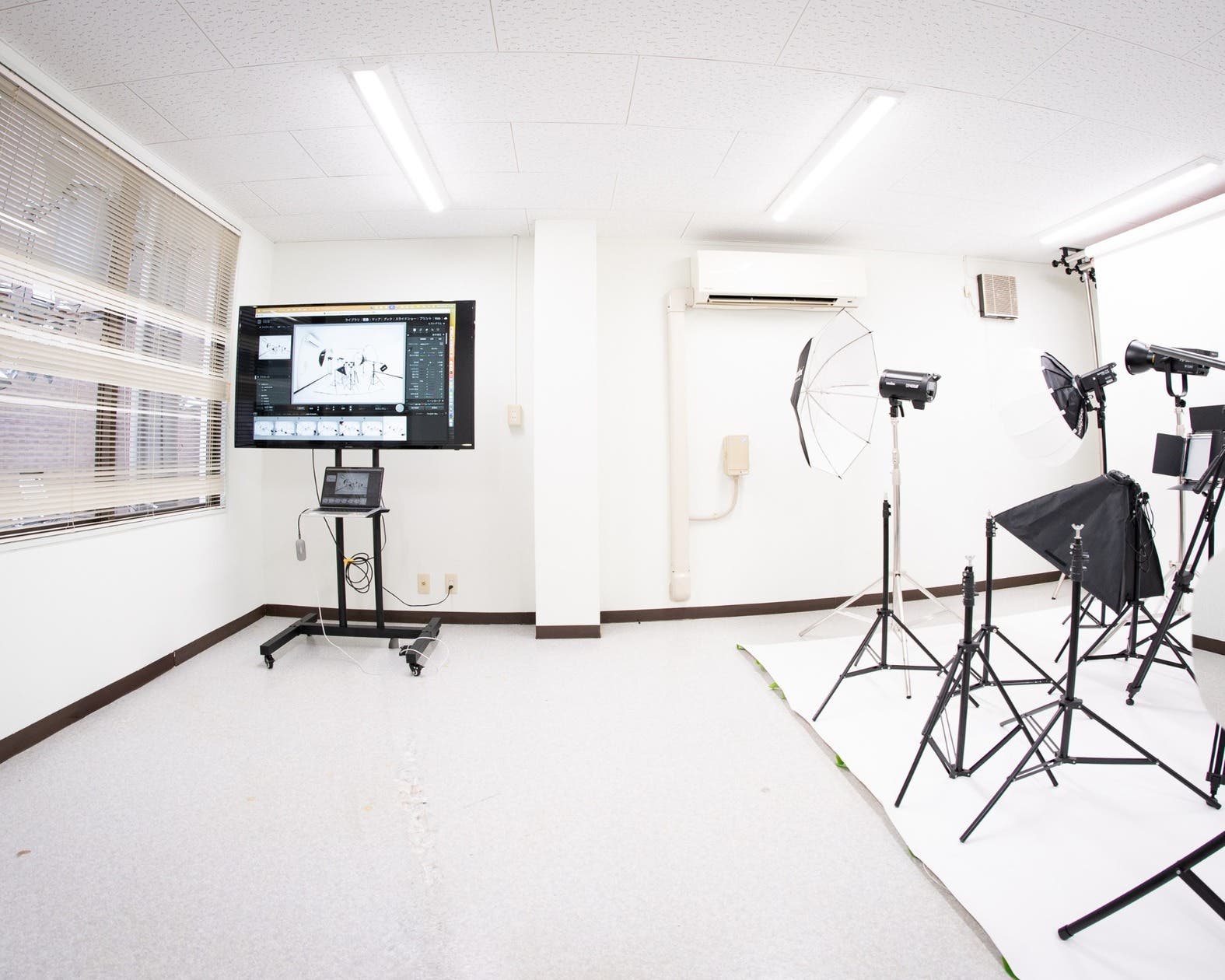 【南方駅徒歩1分／西中島南方駅徒歩3分／新大阪駅徒歩8分】“撮ってみたい”を気軽に叶える、初心者にもやさしいレンタル撮影スタジオの写真3