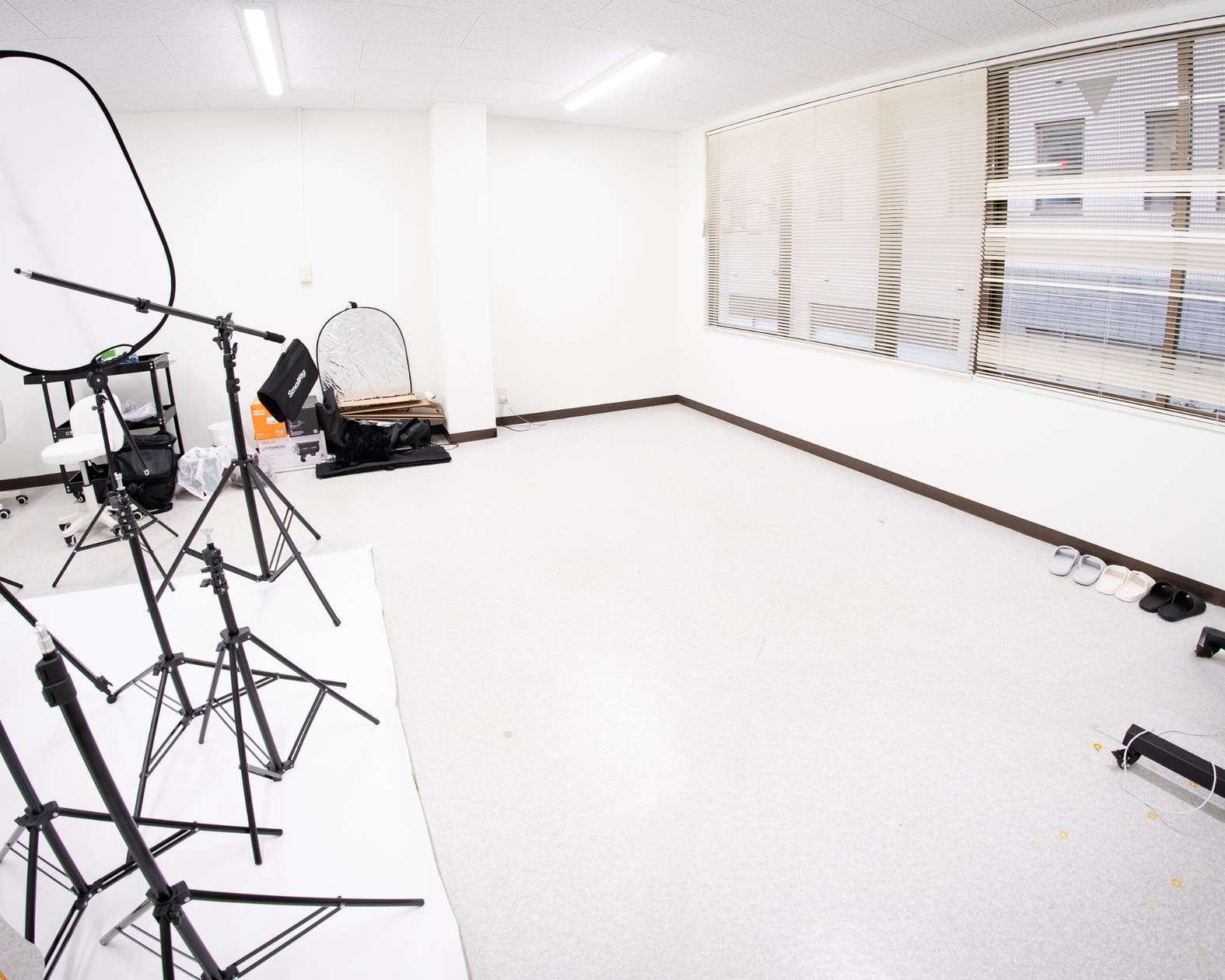 【南方駅徒歩1分／西中島南方駅徒歩3分／新大阪駅徒歩8分】“撮ってみたい”を気軽に叶える、初心者にもやさしいレンタル撮影スタジオの写真4