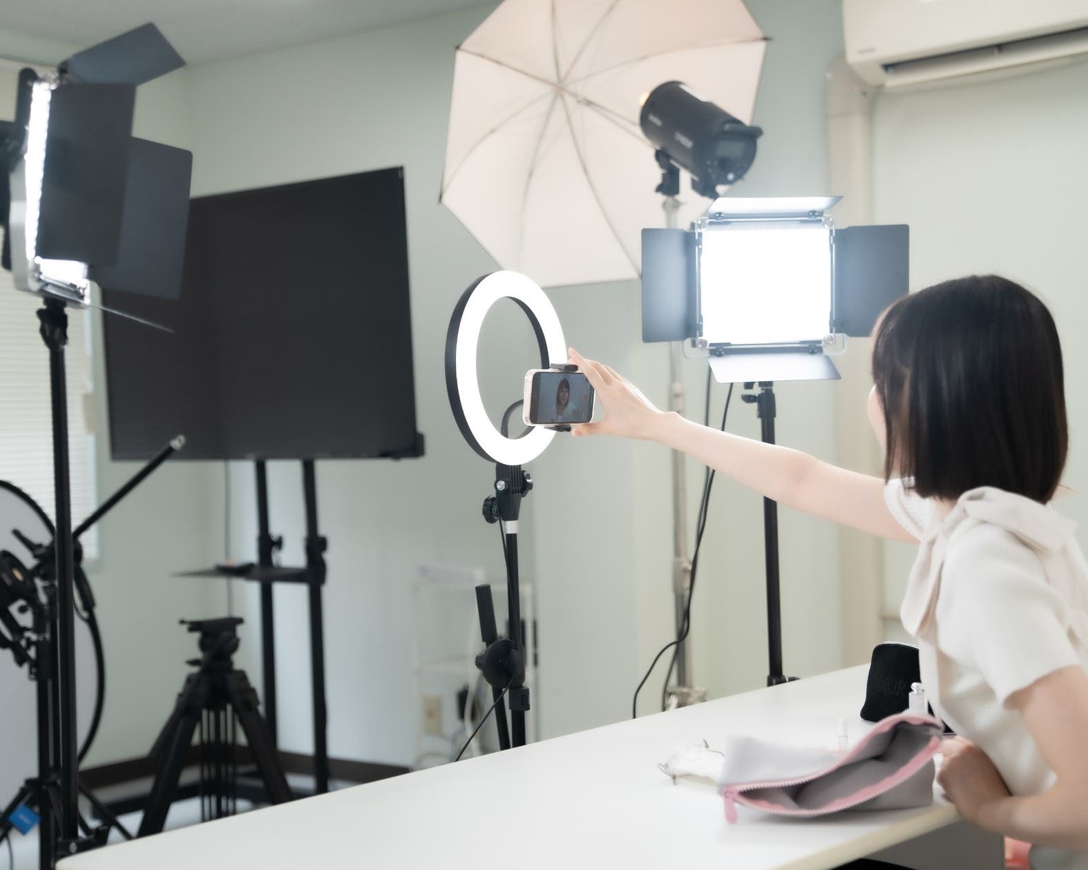 【南方駅徒歩1分／西中島南方駅徒歩3分／新大阪駅徒歩8分】“撮ってみたい”を気軽に叶える、初心者にもやさしいレンタル撮影スタジオの写真6