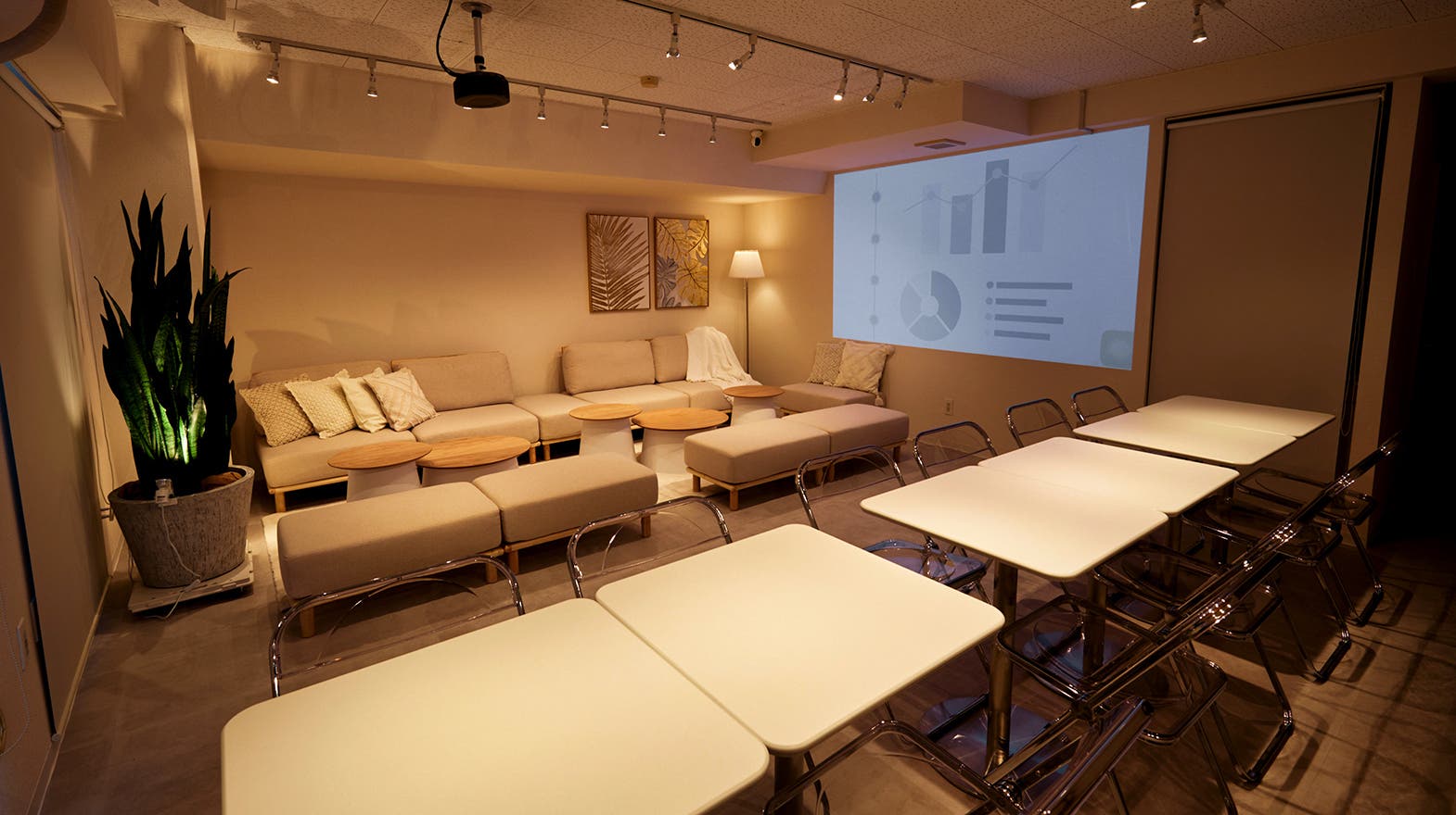 伏見駅1分🚶‍♀️【最大30人様までご利用可☆】🙆‍♀️150㌅大型スクリーン/光回線の写真6