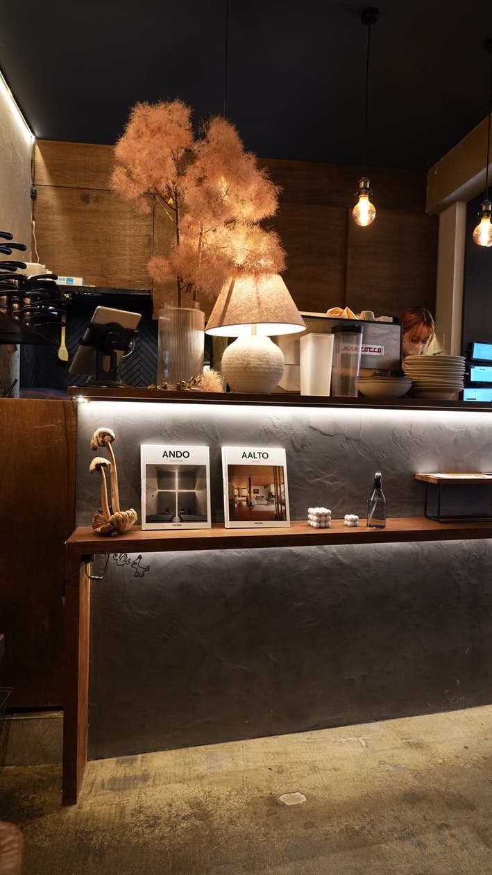 アンティーク調のカフェの写真8