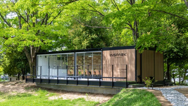 ガラス張りの透明感と開放感ある空間で、 クリエイティブな時間を。の写真2