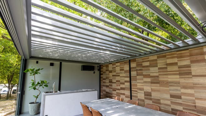 ガラス張りの透明感と開放感ある空間で、 クリエイティブな時間を。の写真3