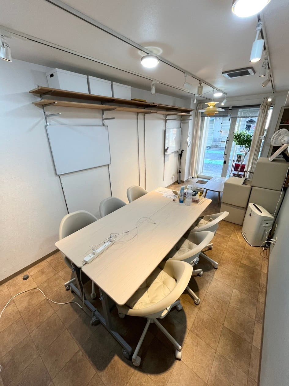 【路面店】駅1分　有効スペース約12帖　カラー複合機/wifi/会議/ワークショップ/ポップアップストア/読書等にの写真1