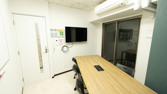 【三ノ宮駅前】モニター、ホワイトボード付き!6名用会議室【山】の写真2
