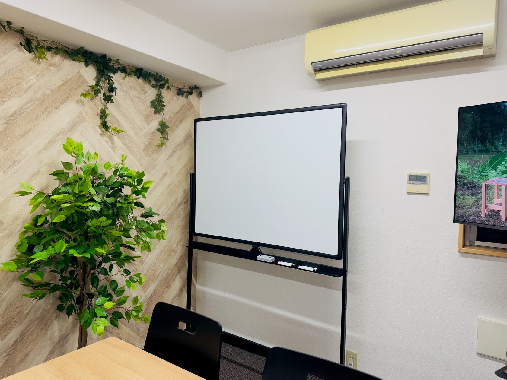 多目的スペース｜会議｜懇親会｜お着替え｜ライブの荷物置き｜推し活 - レンタルスペースLimone(リモーネ）新横浜の写真5