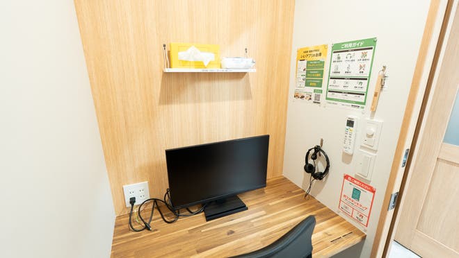 【三ノ宮駅前】モニター付きの1名完全個室No.3の写真2