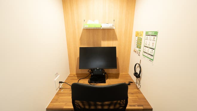【三ノ宮駅前】モニター付きの1名完全個室No.4の写真1