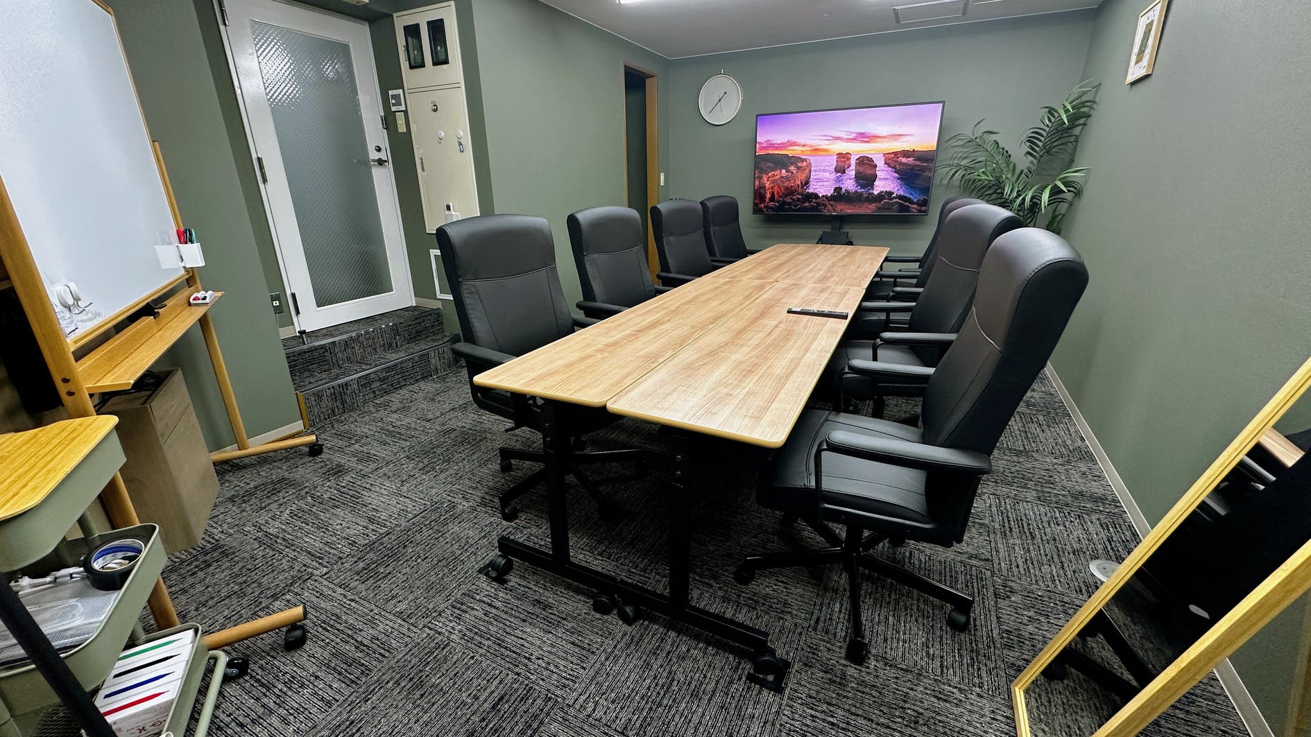 🚃『JR神田駅東口改札機』前から徒歩50秒✨ビジネスに趣味に最適な綺麗で落ち着いたスペースの写真1