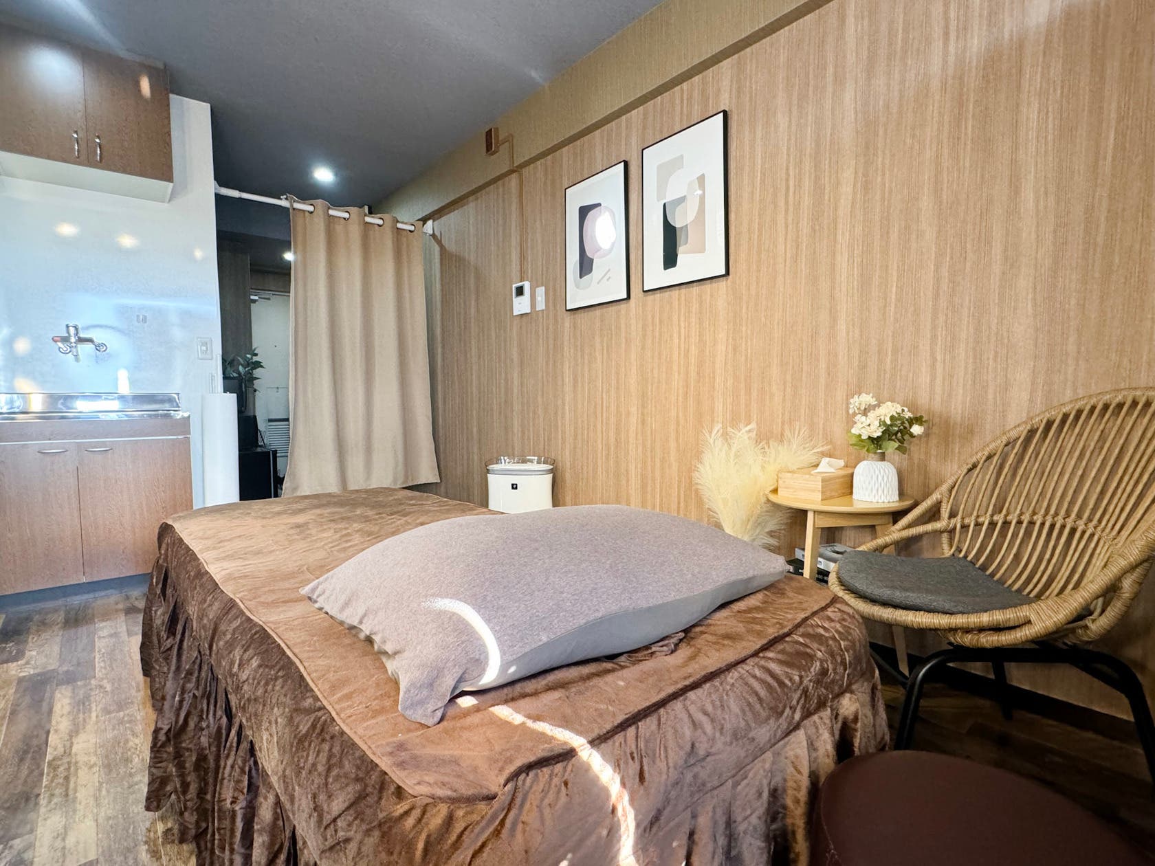 【名古屋駅すぐ】☕ブラウン基調のオシャレ空間☕✨電動ベッド&amp;ヒートマット✨|WiｰFi無料|ごみ捨て無料🚮の写真2