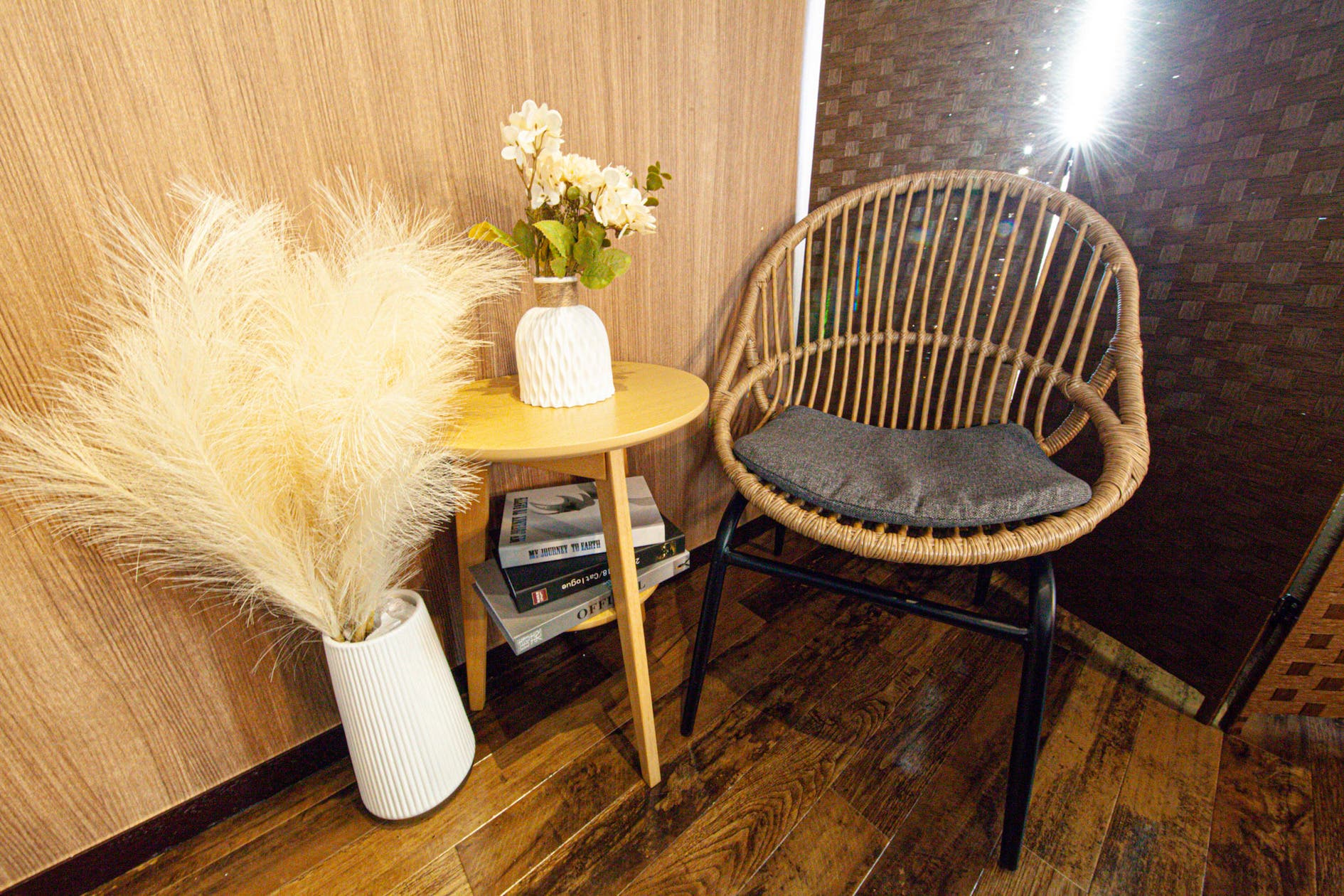 【名古屋駅すぐ】☕ブラウン基調のオシャレ空間☕✨電動ベッド&amp;ヒートマット✨|WiｰFi無料|ごみ捨て無料🚮の写真8