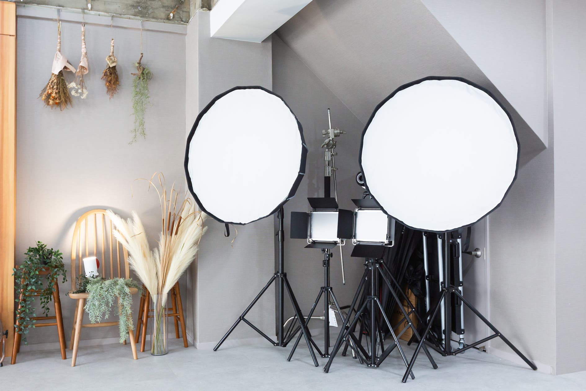 OPEN【25％オフ】神保町駅3分✨自然光5.8m/白壁6.7m/ポートレート/アパレル/商品撮影/インタビュー/撮影会/前撮りの写真11