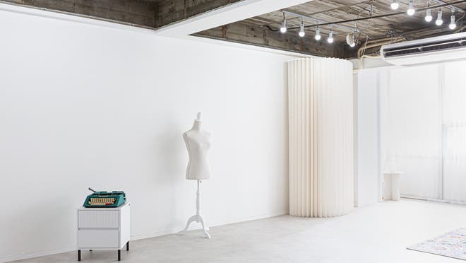 OPEN【25%オフ】神保町駅3分✨自然光5.8m/白壁6.7m/ポートレート/アパレル/商品撮影/インタビュー/撮影会/前撮りの写真10