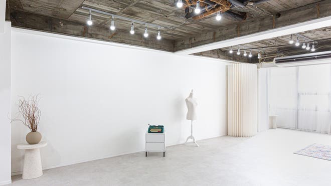 OPEN【25%オフ】神保町駅3分✨自然光5.8m/白壁6.7m/ポートレート/アパレル/商品撮影/インタビュー/撮影会/前撮りの写真19