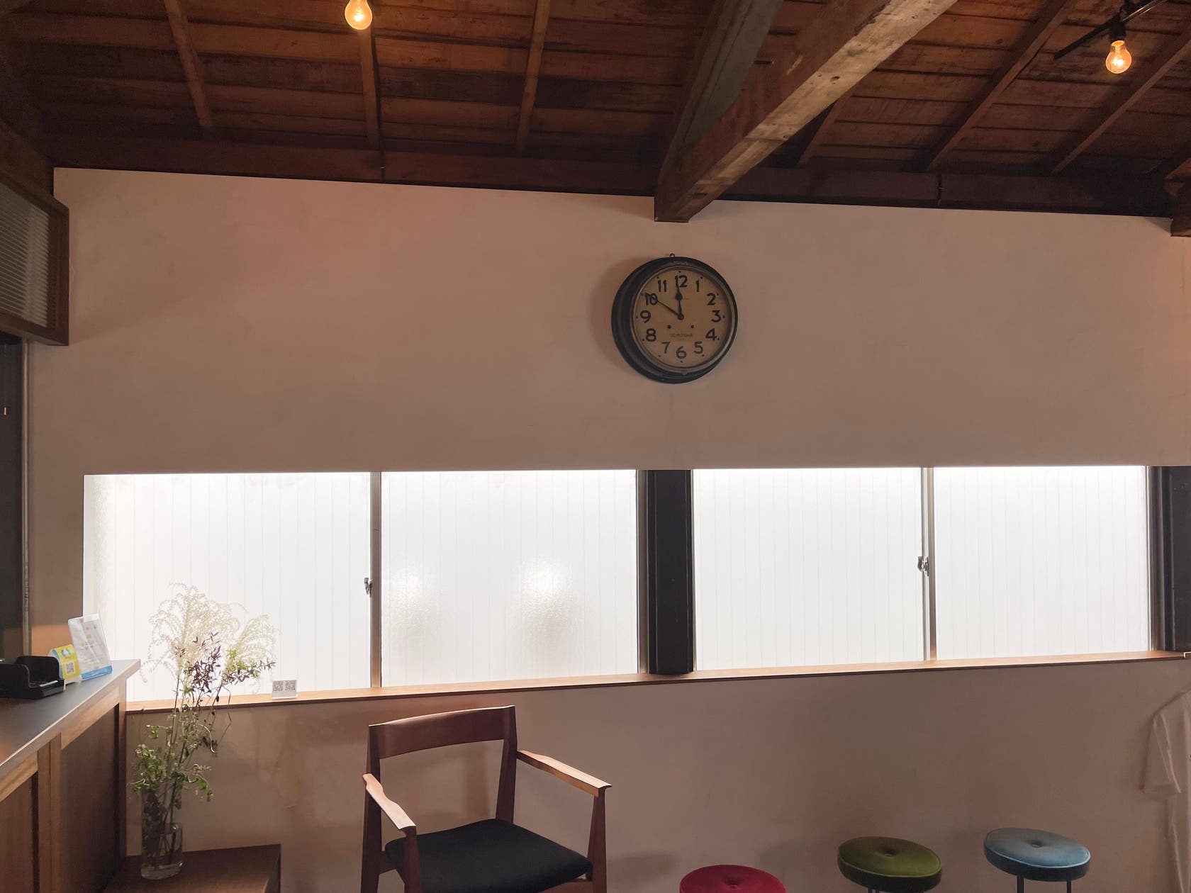 大山駅から徒歩8分。築50年の町工場の2階にある、古道具に囲まれた懐かしい雰囲気のカフェ。撮影場所としておすすめです。の写真11