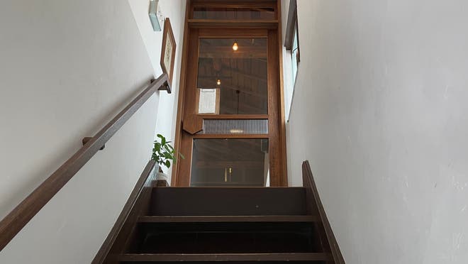 大山駅から徒歩8分。築50年の町工場の2階にある、古道具に囲まれた懐かしい雰囲気のカフェ。撮影場所としておすすめです。の写真14