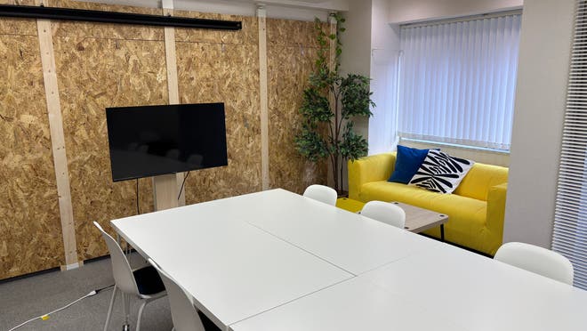 【新富町・八丁堀駅近】会議・打ち合わせ・研修/飲食可🍻懇親会もできるスペースの写真1