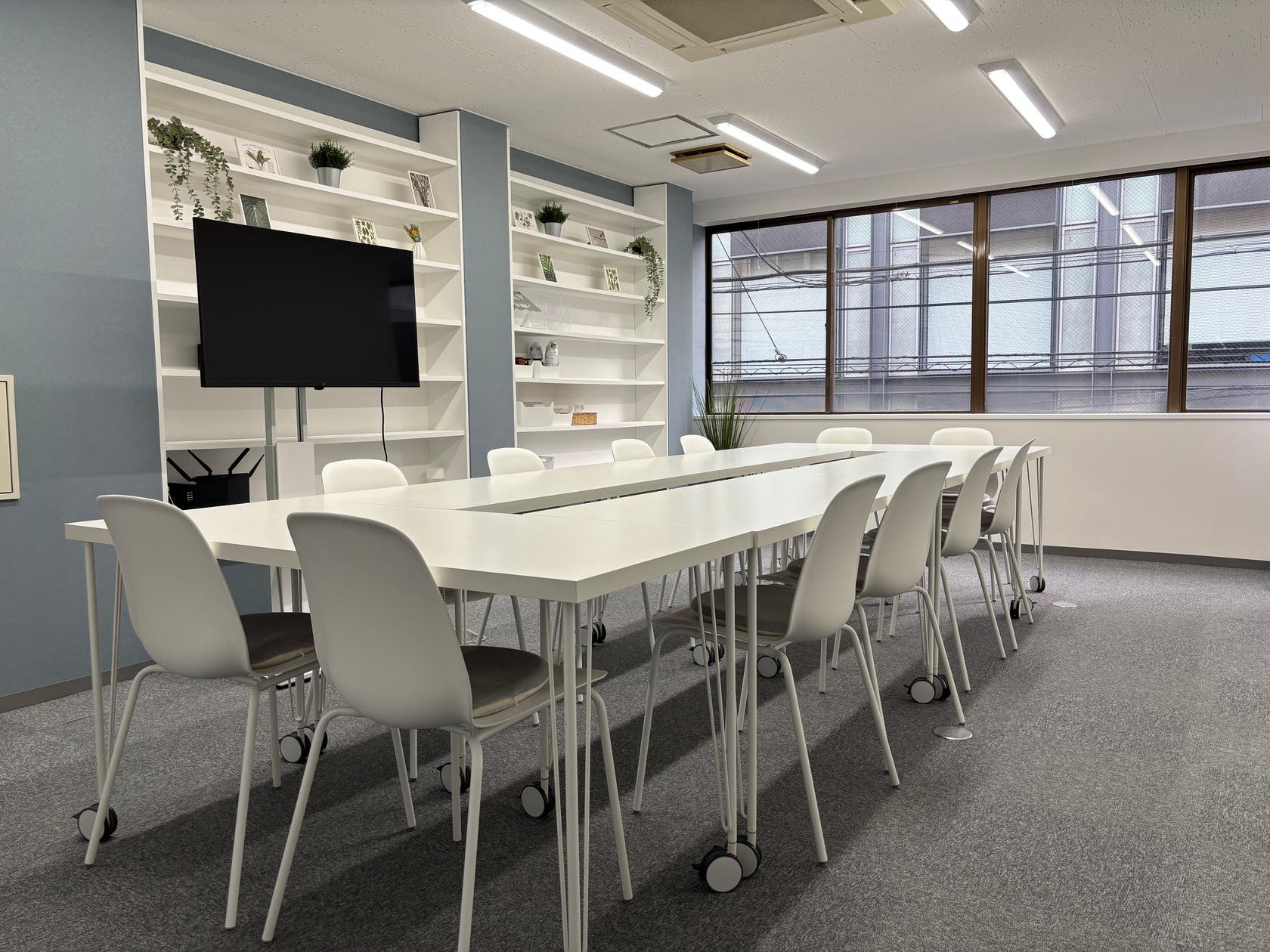 【神保町駅から徒歩3分】会議・打ち合わせ・研修／飲食可🍻懇親会もできるスペースの写真1