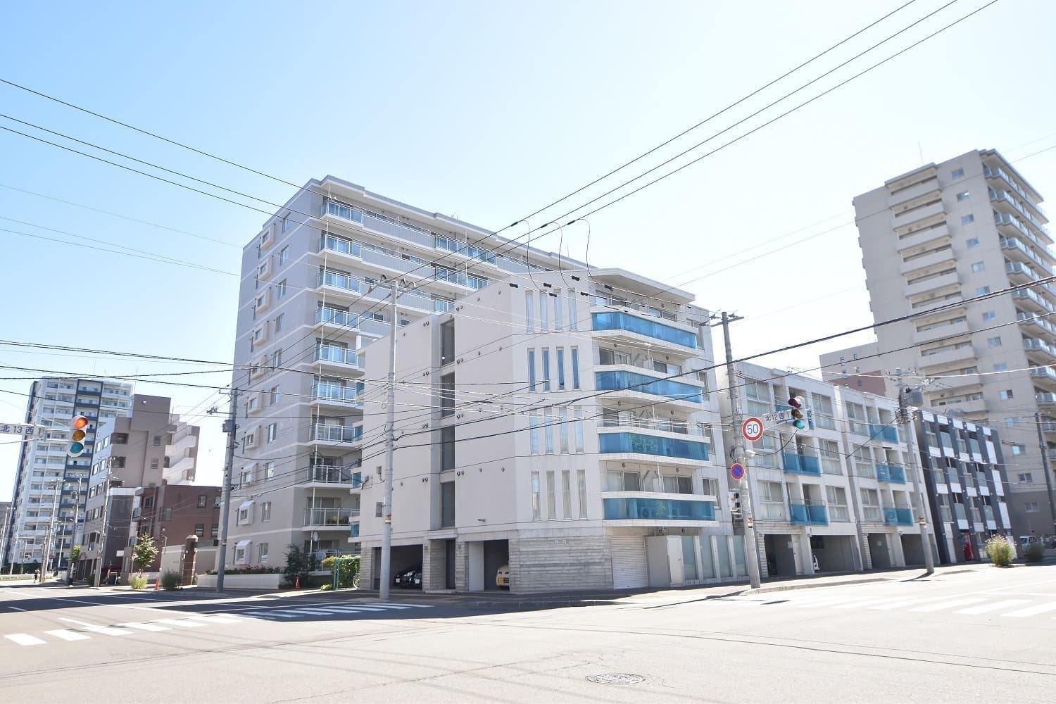 ✨地域最安値挑戦✨【北12条駅】徒歩3分🚶‍♂️飲み会や映画鑑賞、ご休憩に🎵無料WiFi✨『202』の写真3