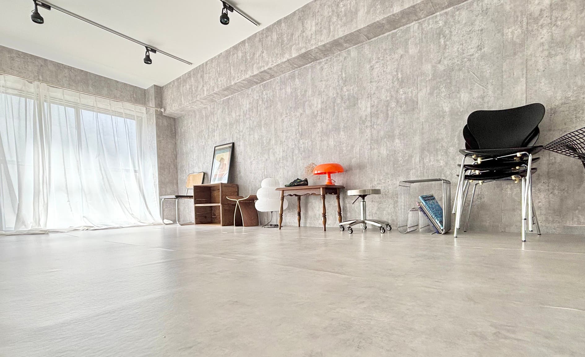 代々木上原4分 代々木公園8分|両面採光南西向き|ミッドセンチュリー×自然光 撮影スタジオの写真2