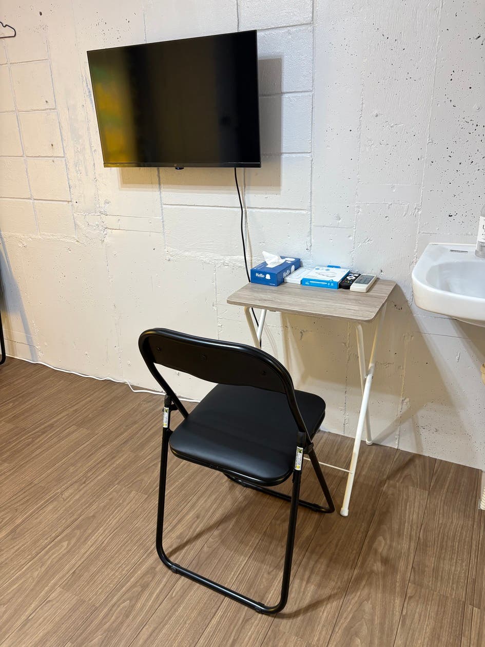 【甲東中学校前電停から徒歩2分】 オープン記念特価中！七色LEDの光の中✨あなただけの集中時間を🍀ダンス、撮影、筋トレなどに♬の写真5