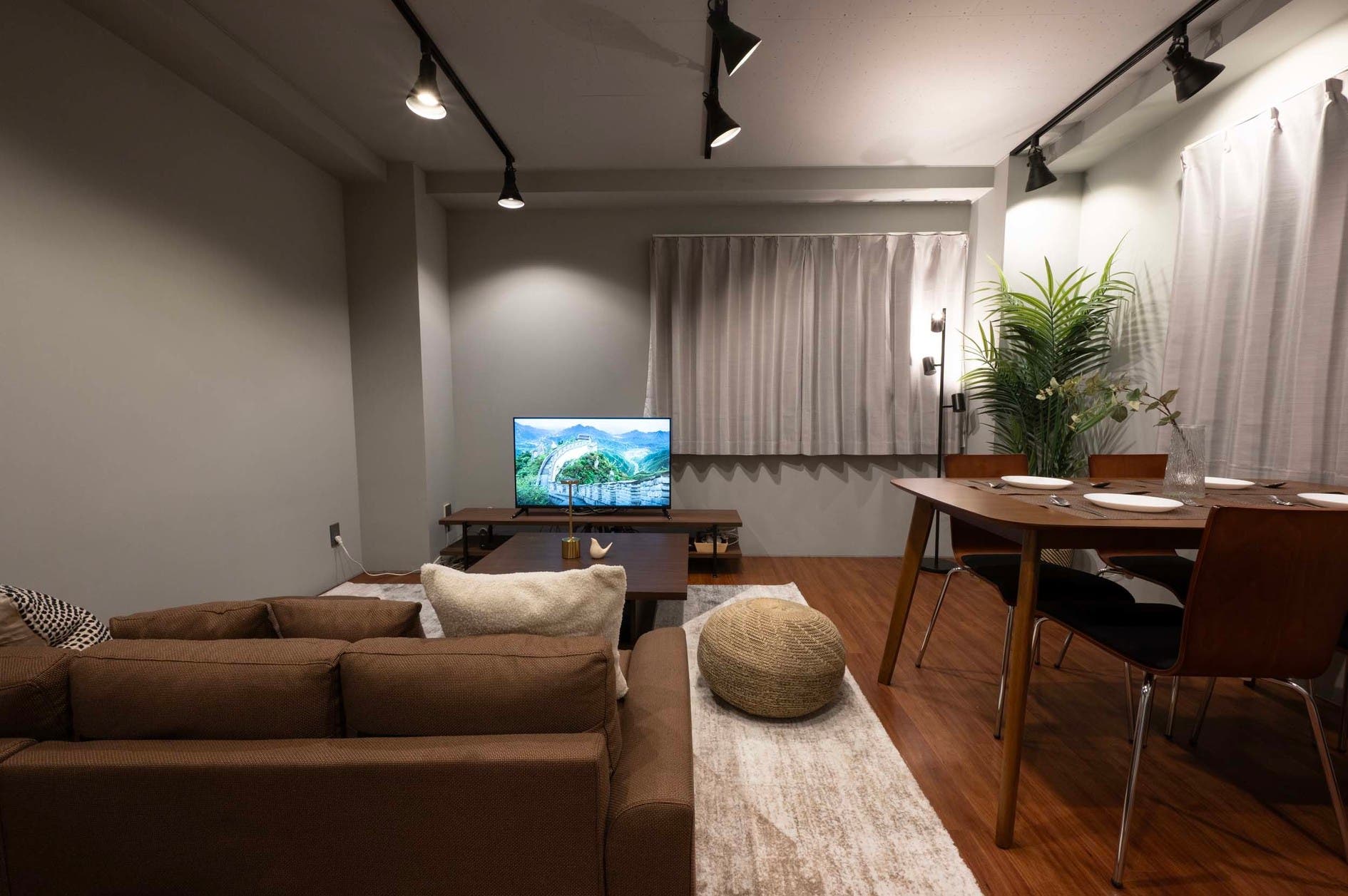 渋谷駅4分🚶‍♂️43型📺大人な隠れ家空間🍷YouTube各種撮影👌🎥CRIB渋谷宮益坂の写真3