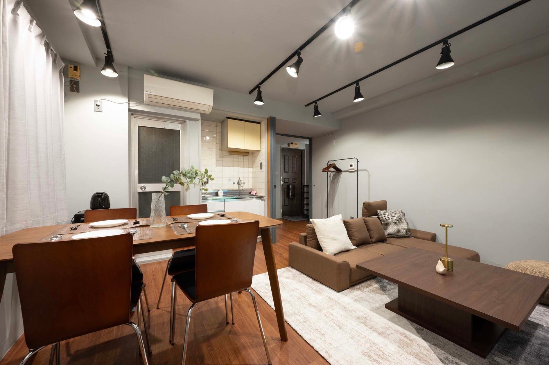 渋谷駅4分🚶‍♂️43型📺大人な隠れ家空間🍷YouTube各種撮影👌🎥CRIB渋谷宮益坂の写真6