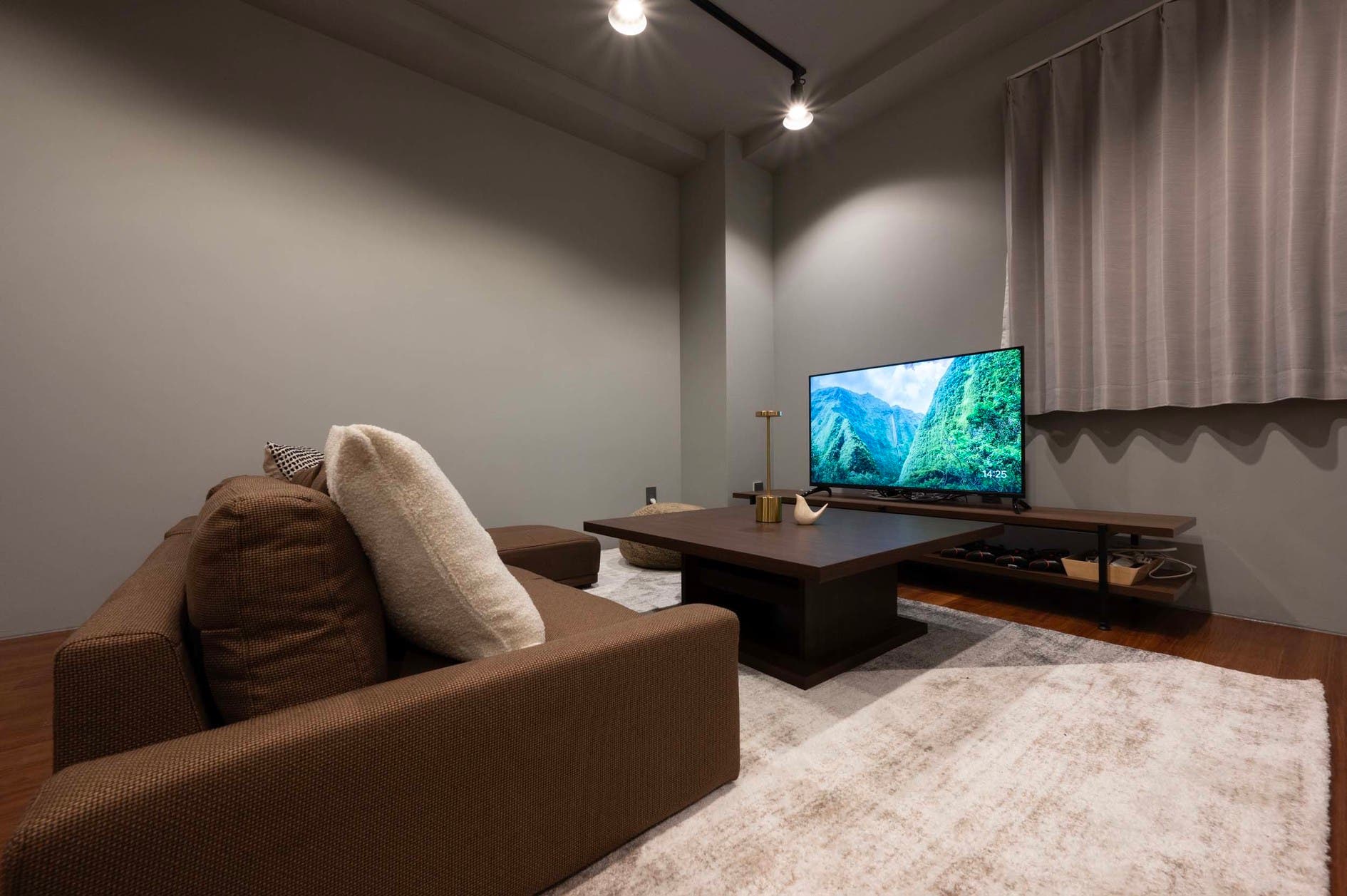 渋谷駅4分🚶‍♂️43型📺大人な隠れ家空間🍷YouTube各種撮影👌🎥CRIB渋谷宮益坂の写真8