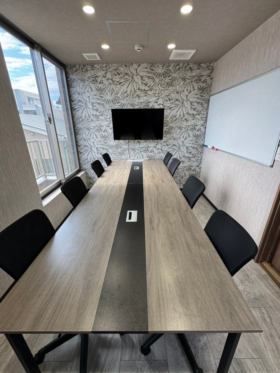【武蔵小山駅徒歩2分】モニター・フリードリンク付き8名会議室（Room A）※予約時間前は入室不可の写真1