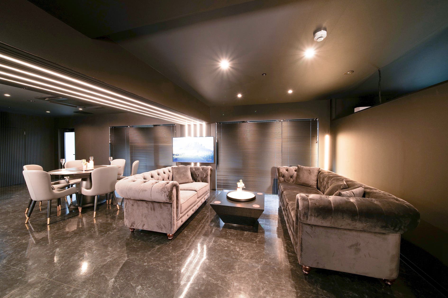 Luxury Sweet room ６F　高級感のあるBlookを基調とした時間貸しスペースの写真2