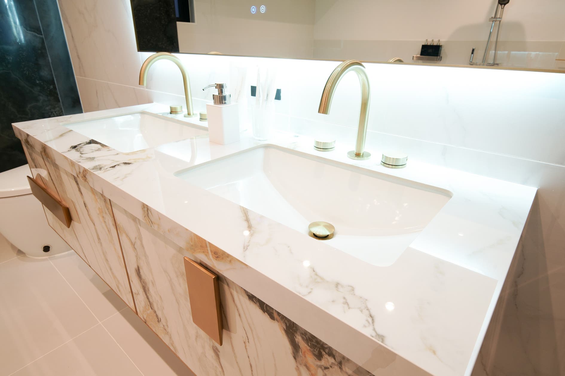 Luxury Sweet room ６F　高級感のあるBlookを基調とした時間貸しスペースの写真4