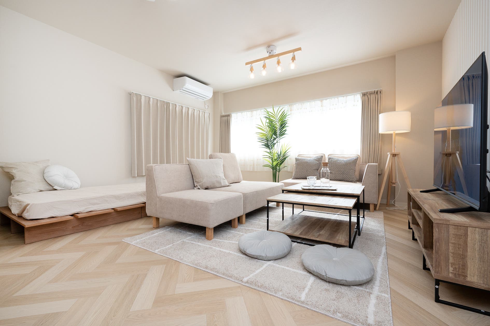 錦糸町駅2分🚶‍♂️YouTube各種撮影👌🎥ソファ＆マットレス🛋️大人気ゲーム完備🎮DANT錦糸町の写真1