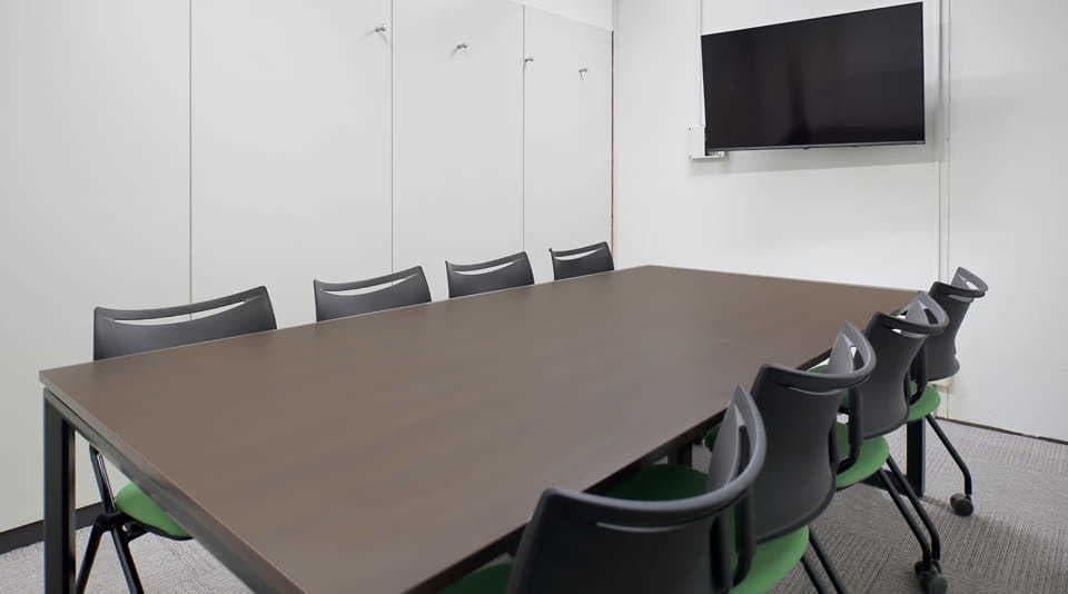 【勾当台公園5分/北四番丁3分】8名/Wi-Fi、TVモニター無料/会議、面接、面談、ミーティングに最適！の写真1