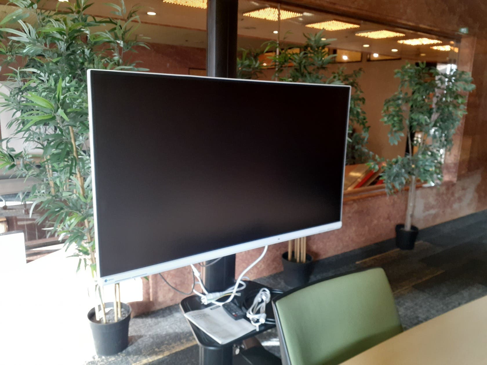 ディスプレイレンタル（43インチ）の画像1