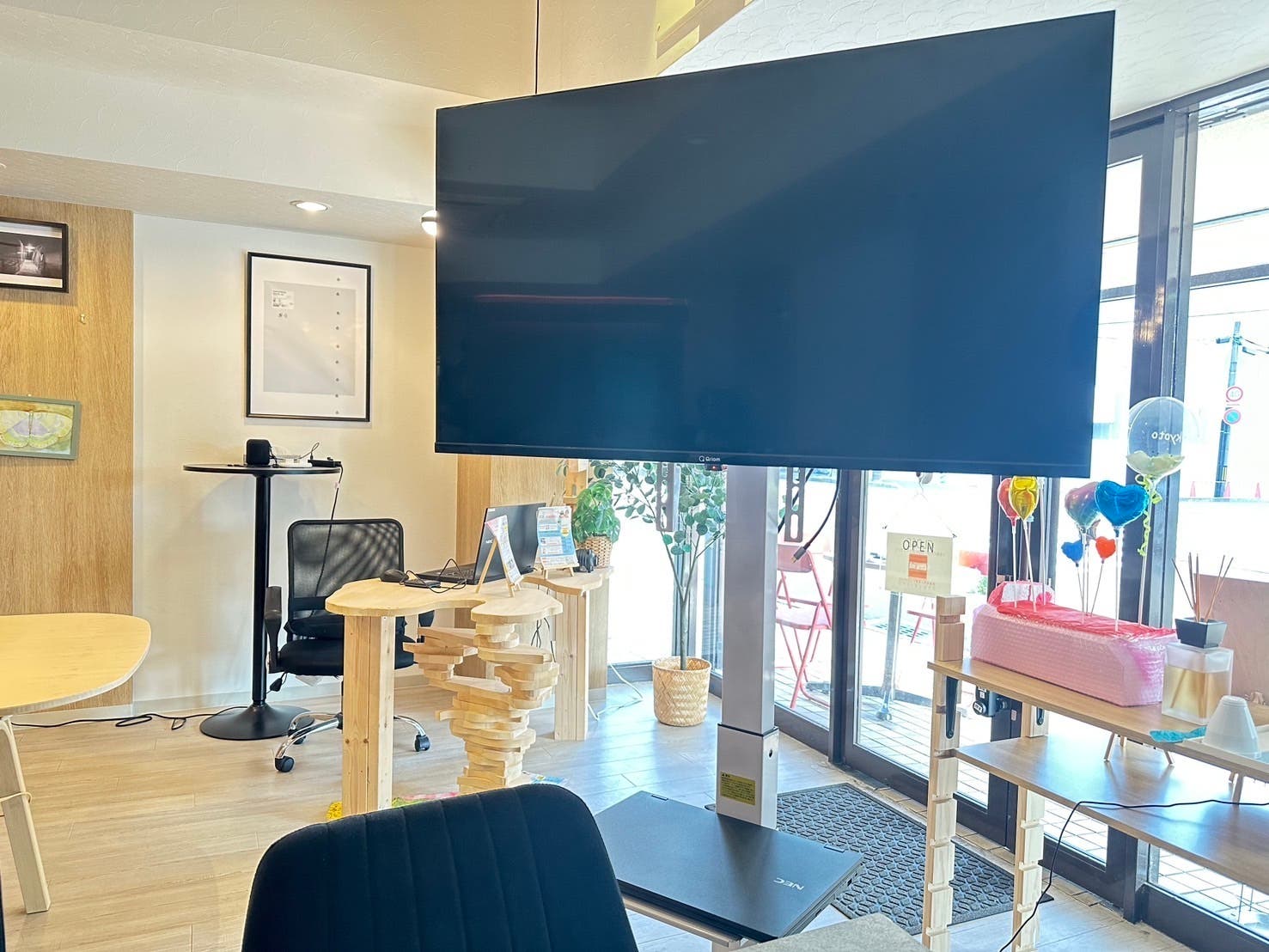 【高速wi-fi/ドリンクマシン完備】カフェのような落ち着いた空間 テレワーク/ミーティング/ママ会/お子様連れでのご利用歓迎！の写真12