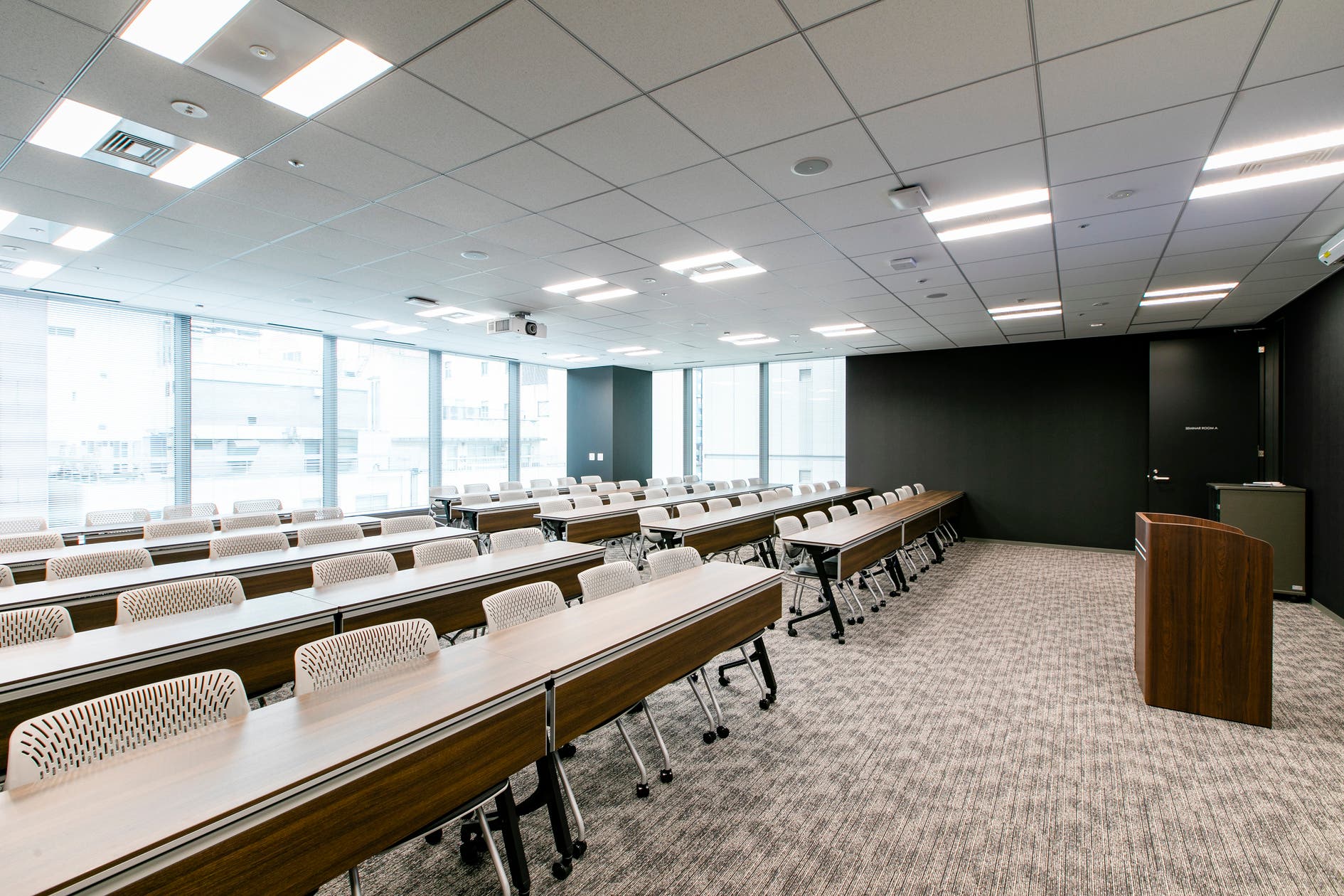 スペモ/新橋駅近徒歩4分/会議/セミナー/講演会/モニター完備/784_CROSSCOOP新橋の写真12