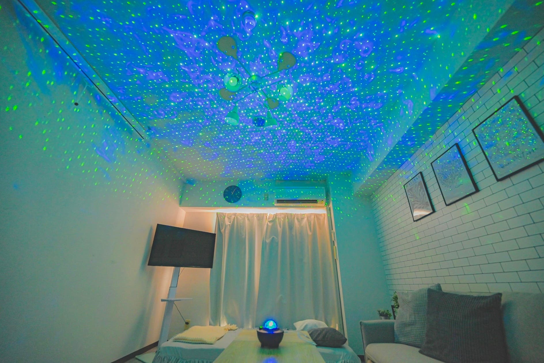 京都駅徒歩4分🚃今だけ10%オフ🎁特大プロジェクター🍿女子会🎁おうちデート💖人をダメにする1日中だらだら空間💓の写真10