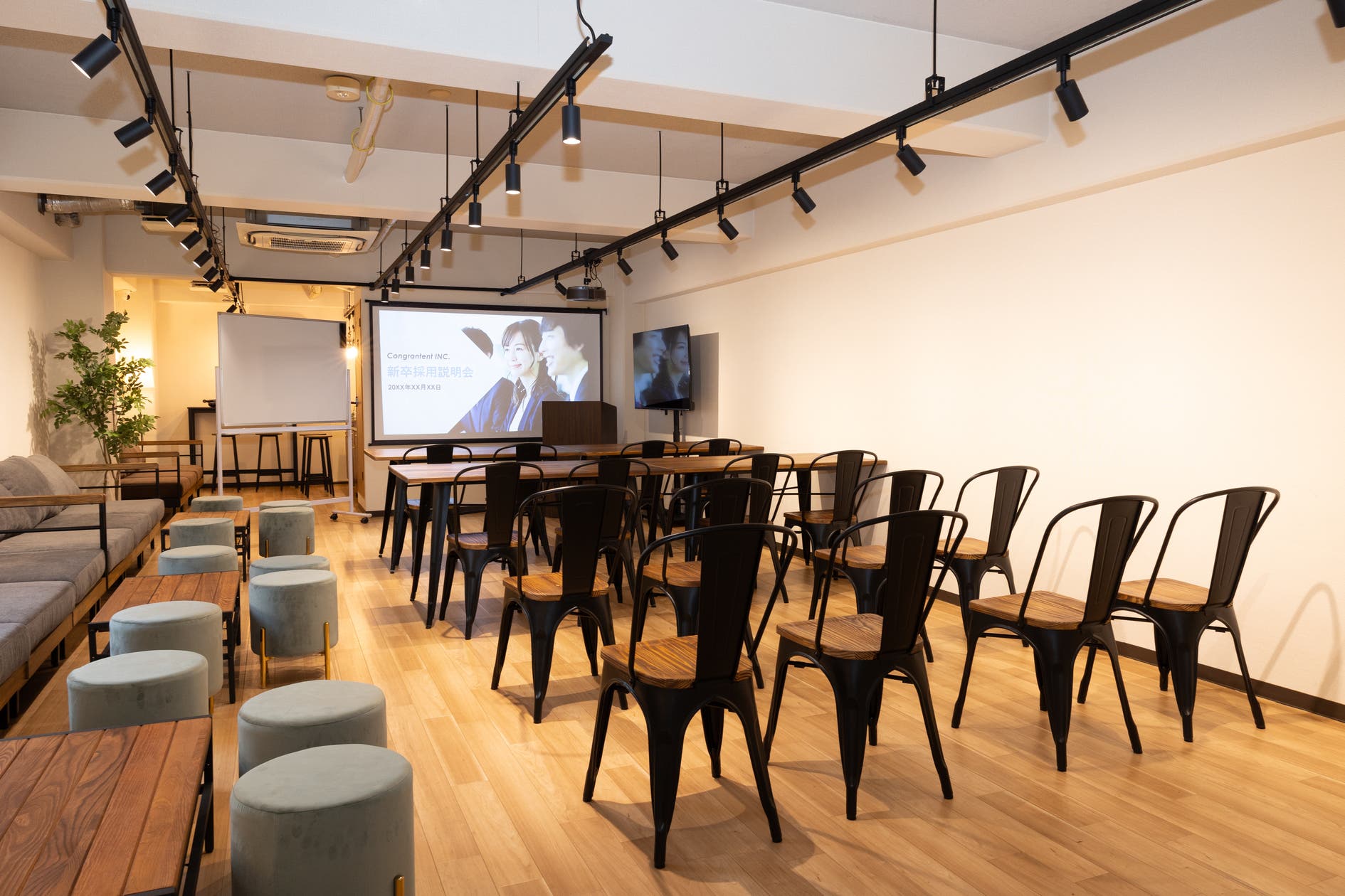 京都駅🚶徒歩5分で大型スペース！/最大着席56名/100㌅プロジェクター/飲食可/利用後清掃おまかせ可/ビジネスの写真5