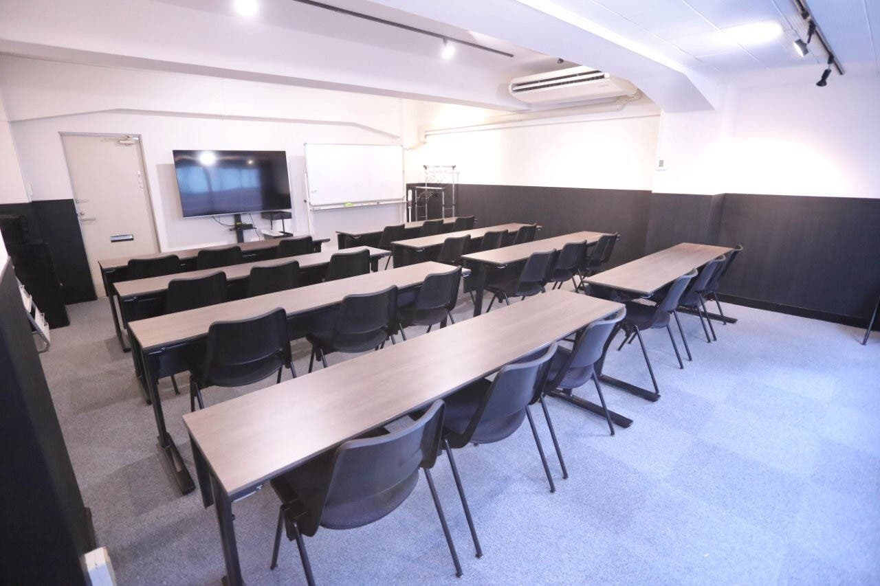 神田駅徒歩1分!セミナー・懇親会・会議！広々ゆったり！の写真1