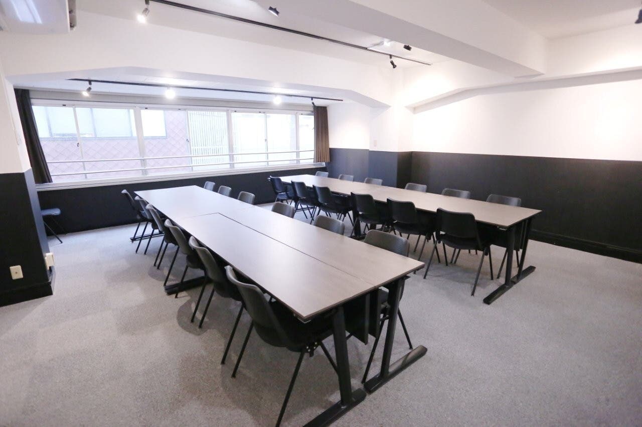 神田駅徒歩1分!セミナー・懇親会・会議！広々ゆったり！の写真2