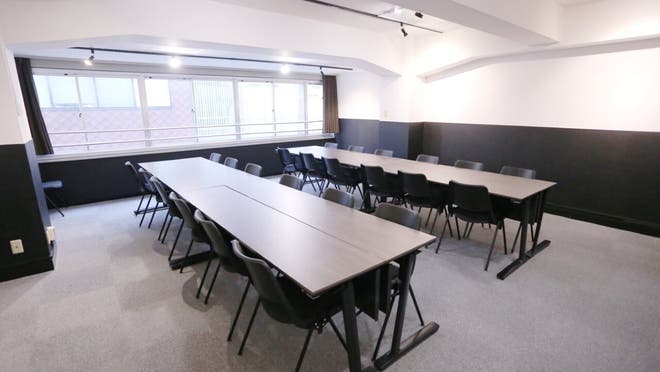 神田駅徒歩1分!セミナー・懇親会・会議!広々ゆったり!の写真2