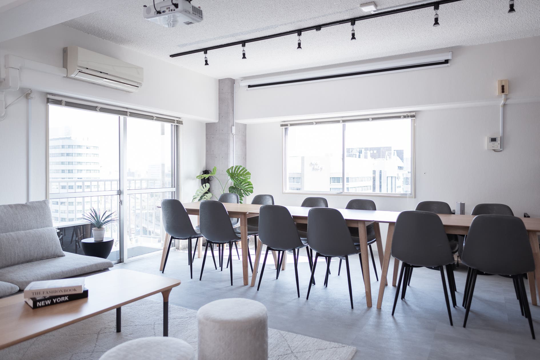 【⚠️残り4組限定価格】新大阪駅徒歩4分🚃🌻DEAR新大阪🔆大人数のオフ会や打ち上げにぴったり！ゲーム機🎮高速Wi-Fiの写真9