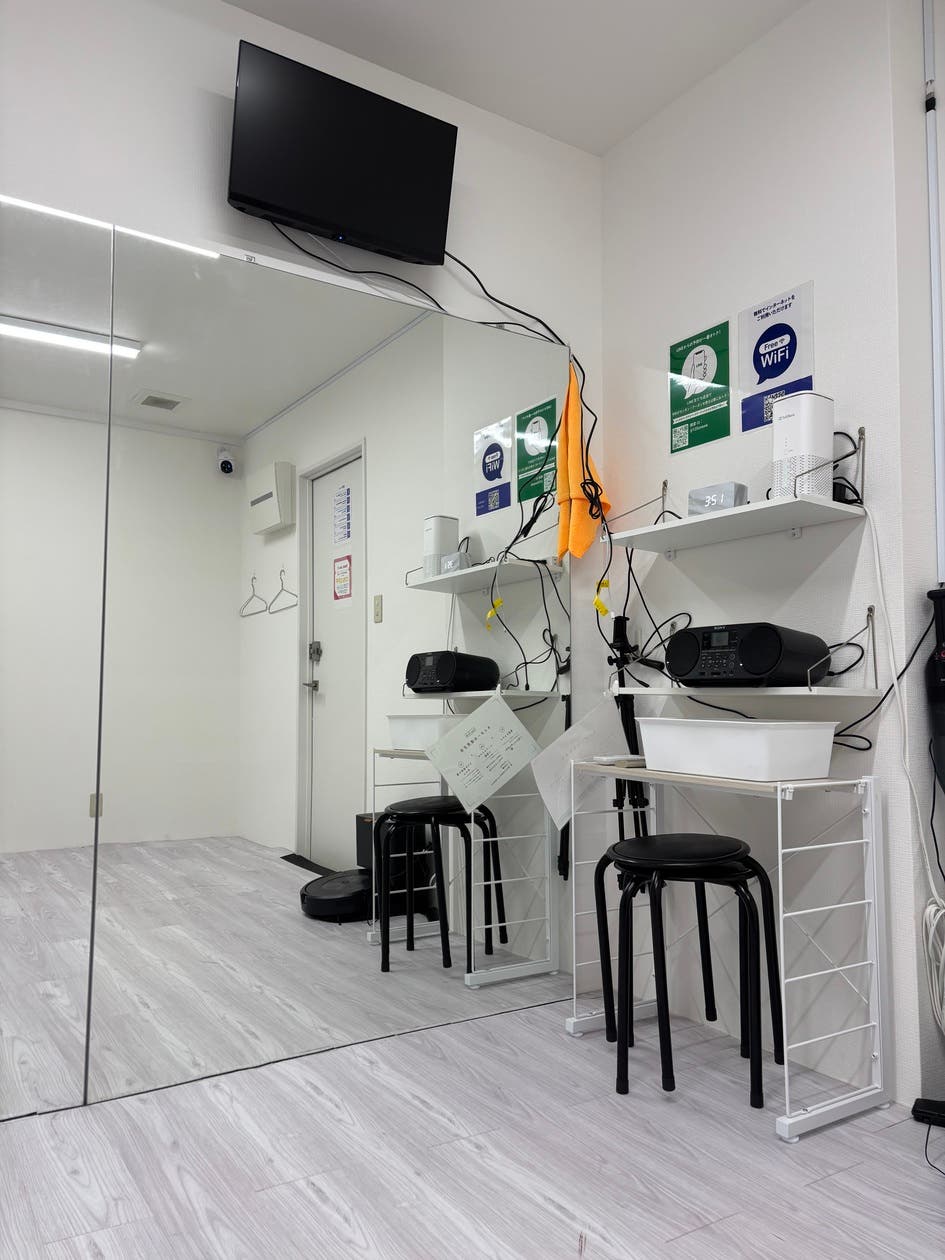 ✨ 【大口駅2分】少人数向けミニ鏡張りスタジオ｜ダンス・撮影・クリスマス撮影・レッスン・推し活・コスプレ｜11㎡の写真6