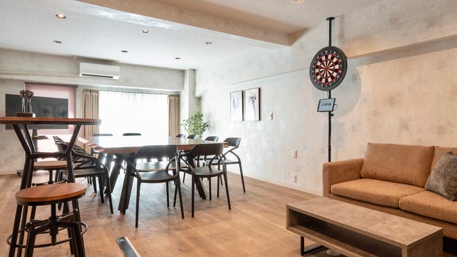 ミリオンPlay新大阪【新大阪駅3分】最大20名/卓球デスク/ダーツ/モニター/持込飲食・ケータリング手配可の写真1