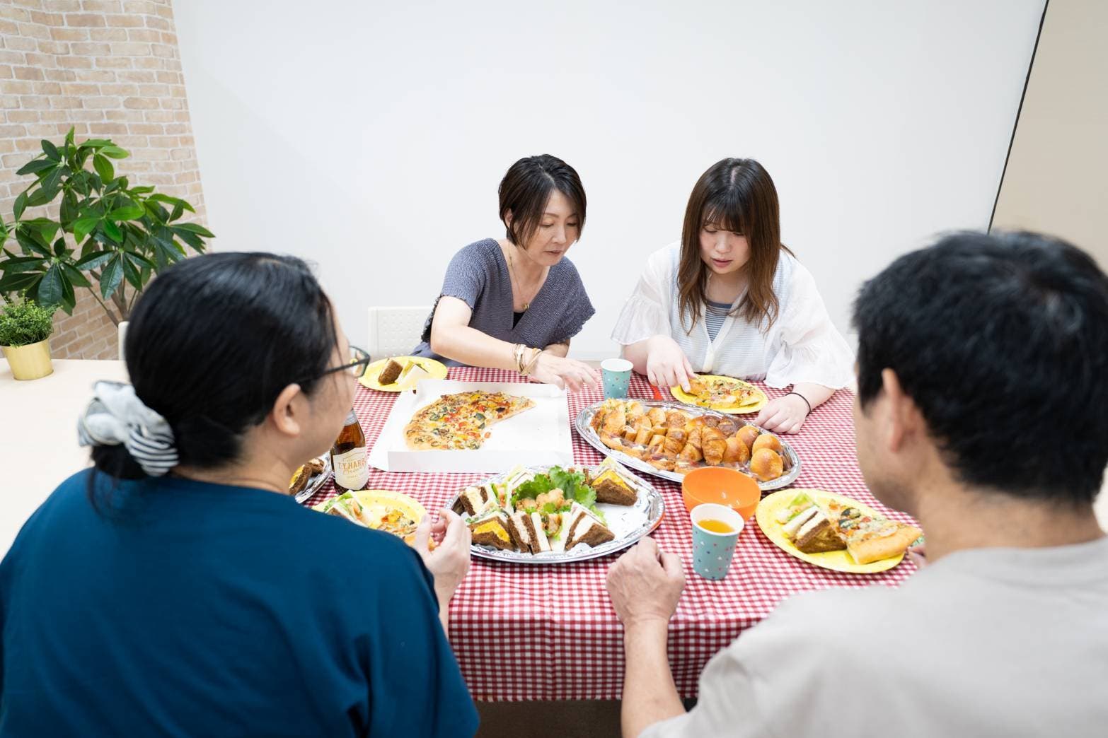 本厚木駅徒歩3分/最大28名着席/セミナーや打合に最適/パーティーにも🎄/飲食物持込OK🍕/控室あり/Wi-Fi/少人数OKの写真24
