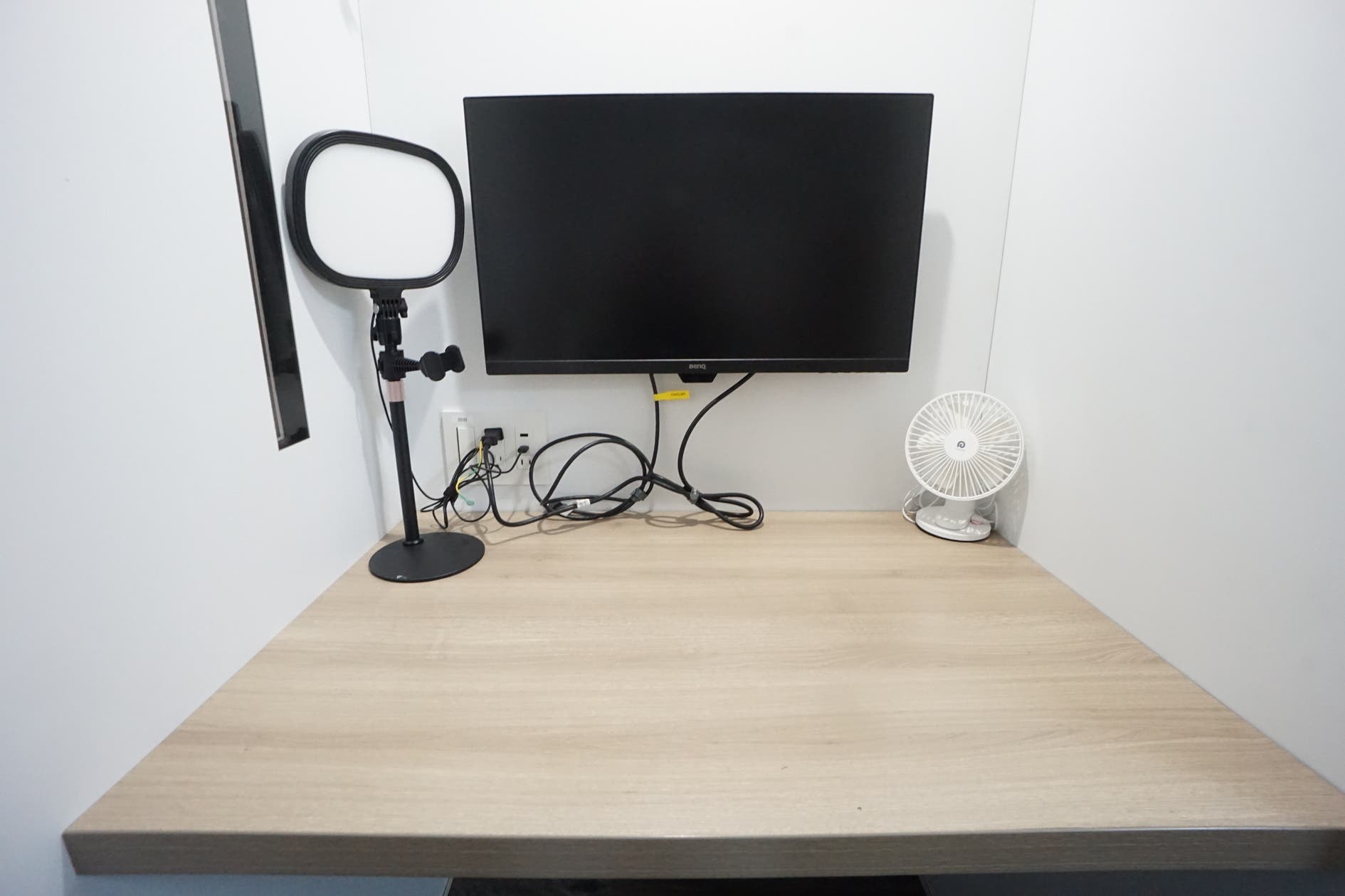 ＜PaO Work 405新宿No.7＞完全個室ワークブース💼光回線Wi-Fi📶モニター🖥テレワーク/ZOOM/面接/自習/作業の写真2