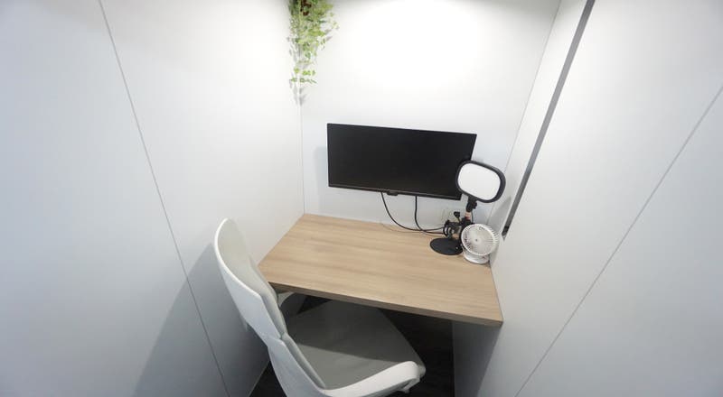 ＜PaO Work 405新宿No.8＞完全個室ワークブース💼光回線Wi-Fi📶モニター🖥テレワーク/ZOOM/面接/自習/作業