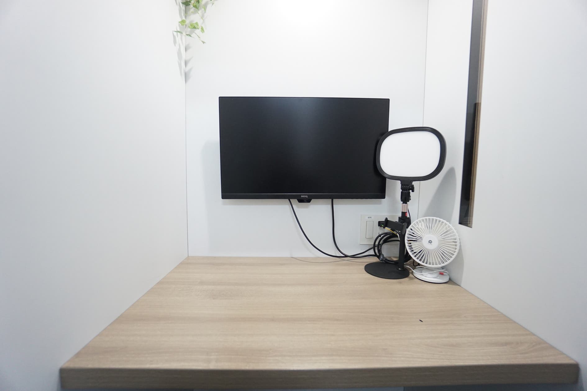 ＜PaO Work 405新宿No.8＞完全個室ワークブース💼光回線Wi-Fi📶モニター🖥テレワーク/ZOOM/面接/自習/作業の写真2